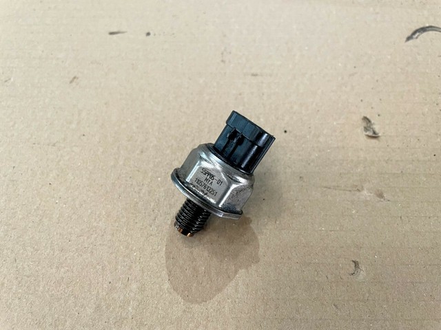 2011 Vauxhall ASTRA J Mk6 1.7 CDTI Diesel Fuel Rail and Sensor A17dtj ...
