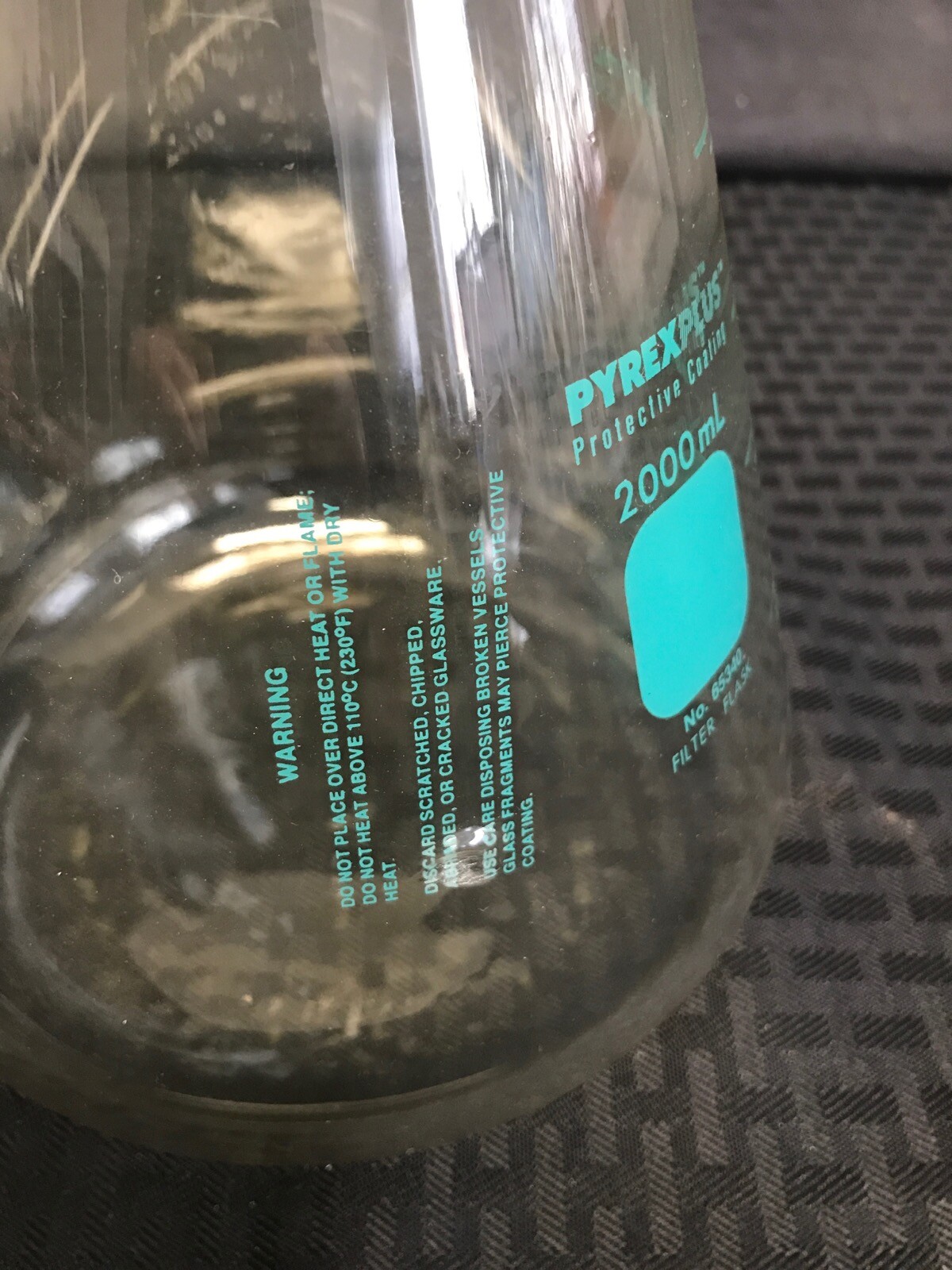 PYREX PLUS Filter Flask Graduated 2000mL Heavy Wall PVC Coated 65340-2L ...