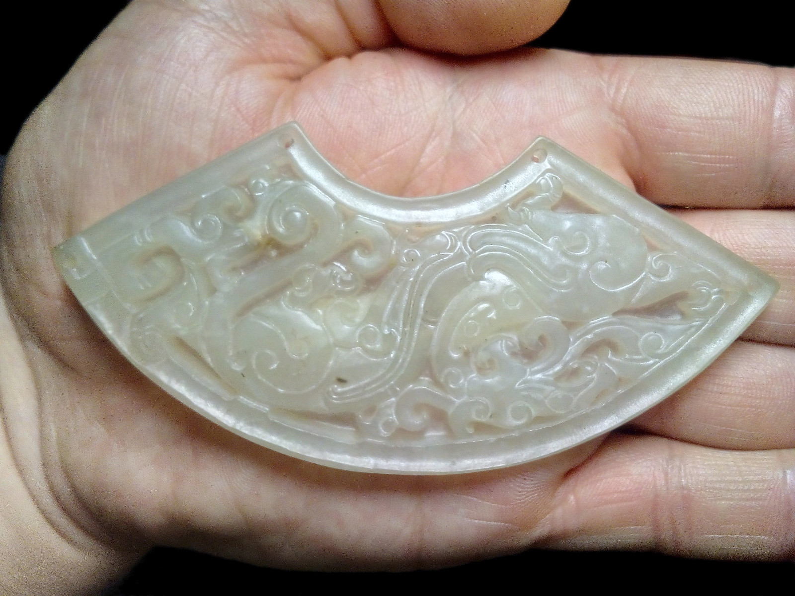 China 18./19. Jh. Qing - A Chinese Carved White Jade 'Huang' Pendant ...