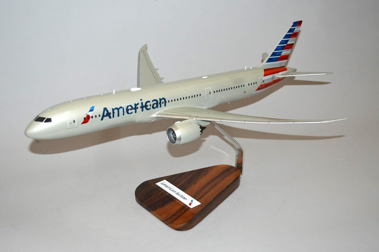 American Airlines Boeing 787-800 Dreamliner Desk Display Model 1/100 SC ...