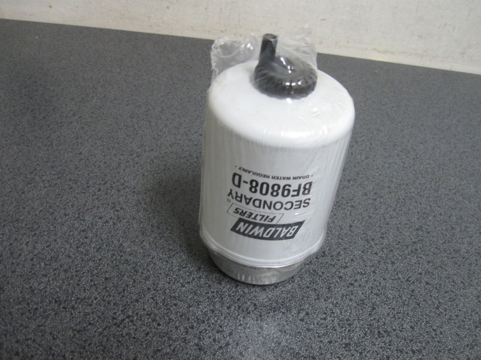 JOHN-DEERE RE526557 - Fuel filter cross reference