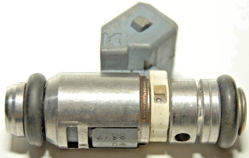 Peugeot Citroen 406 306 Xantia Xsara Picasso 1.8 16V Essence Injecteur ...