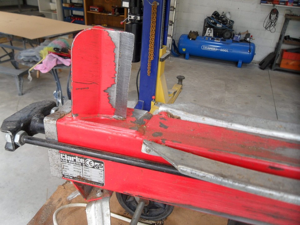 LOG SPLITTER CLARKE ELECTRIC LOGBUSTER 230v 4 TON FORCE COMPLETE WITH ...