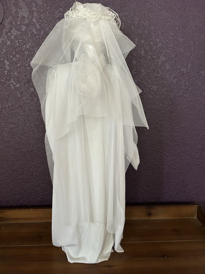 Halloween Animated 3ft Scary Bride Lights Up Talks! | eBay