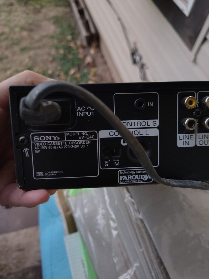 VINTAGE SONY EV-C40 8MM VIDEO 8 PLAYER RECORDER W/REMOTE VCR POWERS ON ...