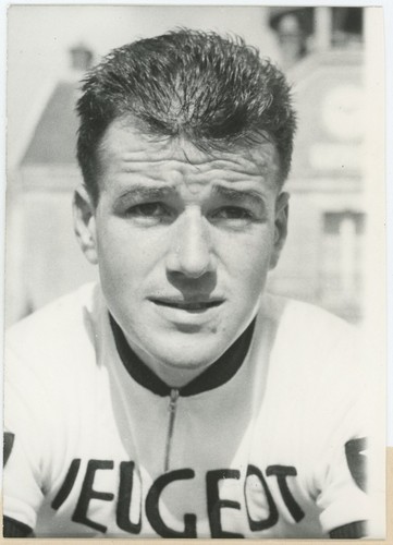 The Cyclist Raymond Delisle Disputera Bordeaux-Paris. Cyclisme. Sport ...