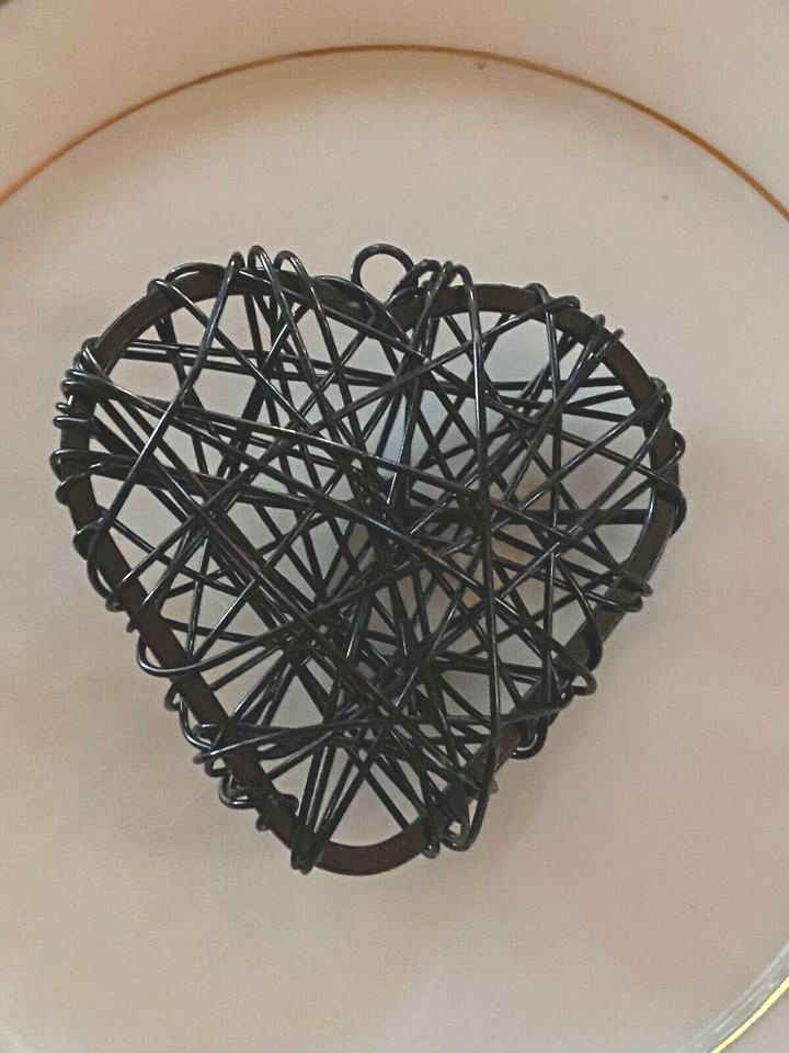 VINTAGE Entwined Artsy Black Wire Puff HEART PENDANT Necklace 2" | eBay