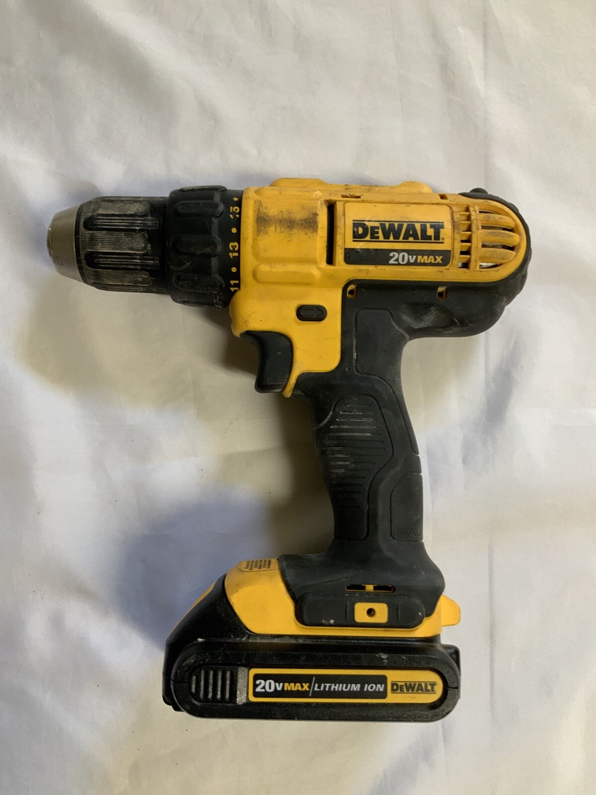 Dewalt DCD771 20V MAX Cordless 1/2 inch Compact Drill Driver with ...