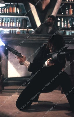 35m-6765 Antonio Banderas with guns a blazing film Desperado 35m-6765 ...