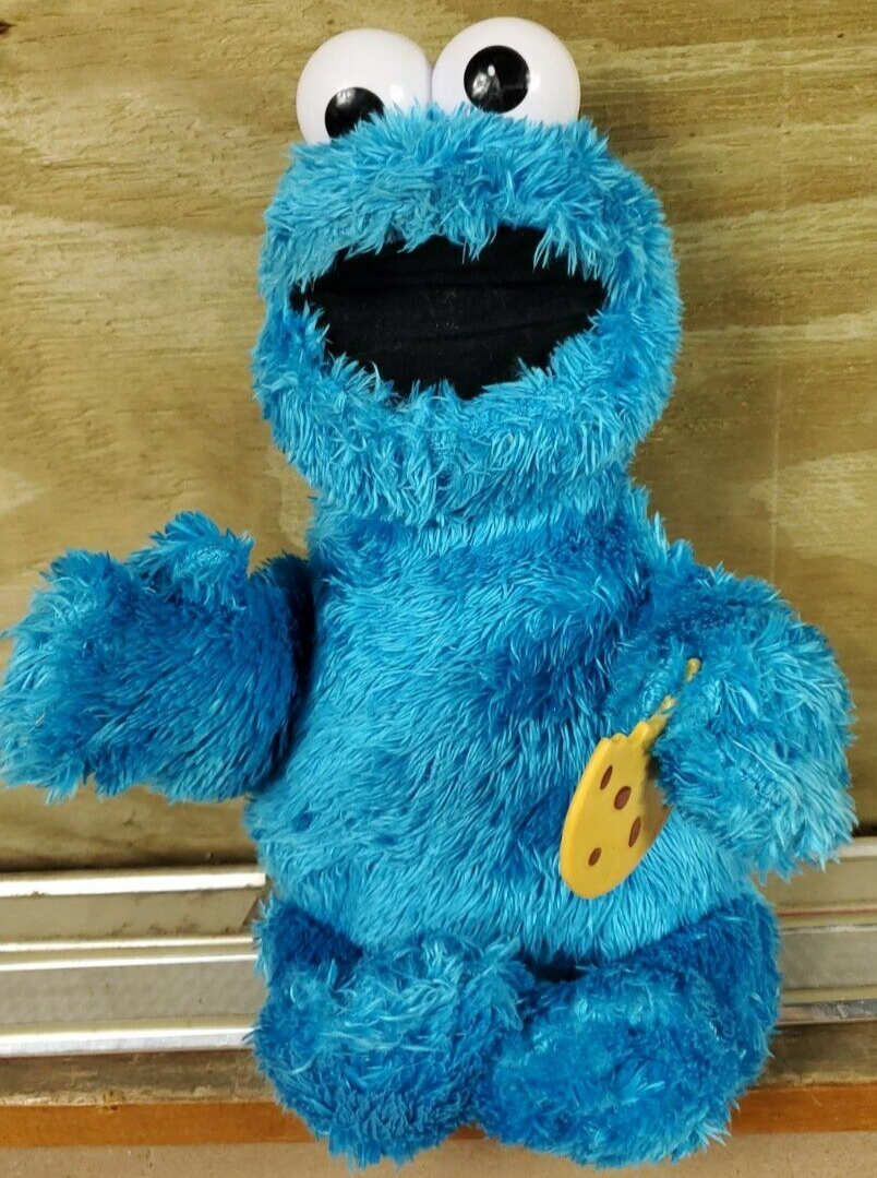 Hasbro Sesame Street Feed Me Cookie Monster Talking Vibrating Plush Toy ...