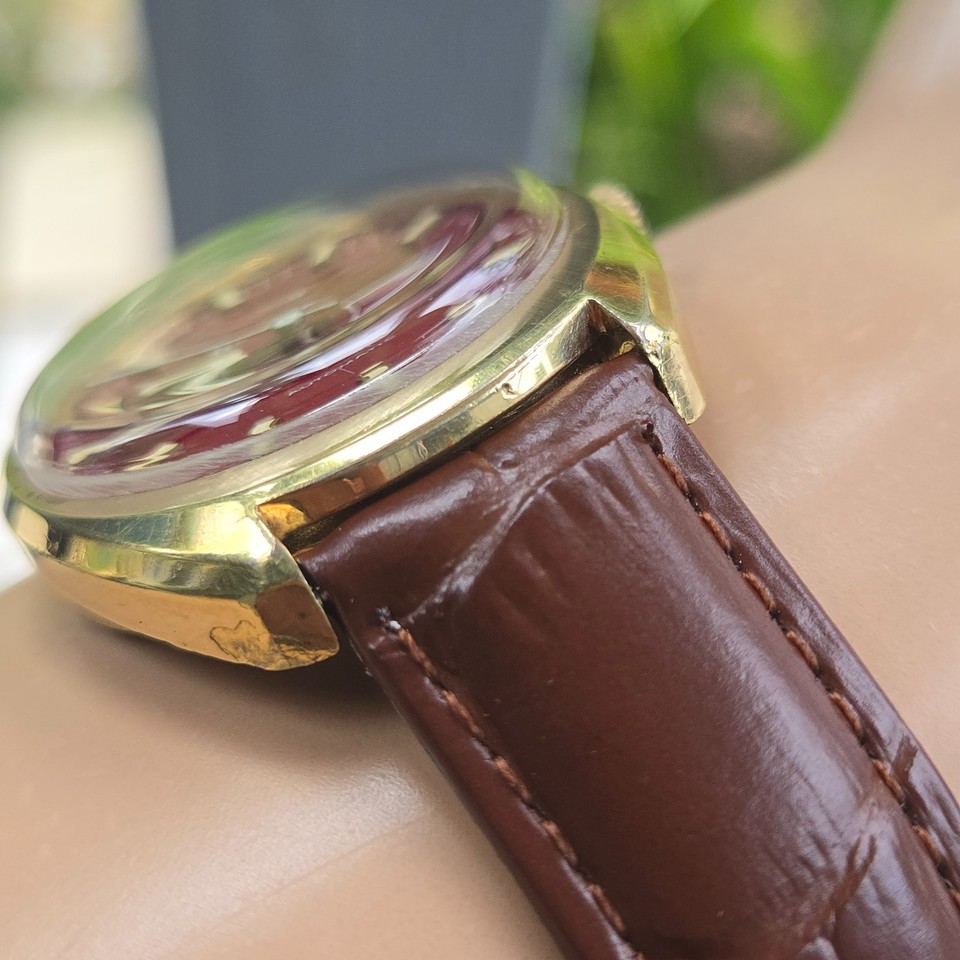 Vintage BULOVA Golden Clipper men's automatic watch day/date Red dial ...
