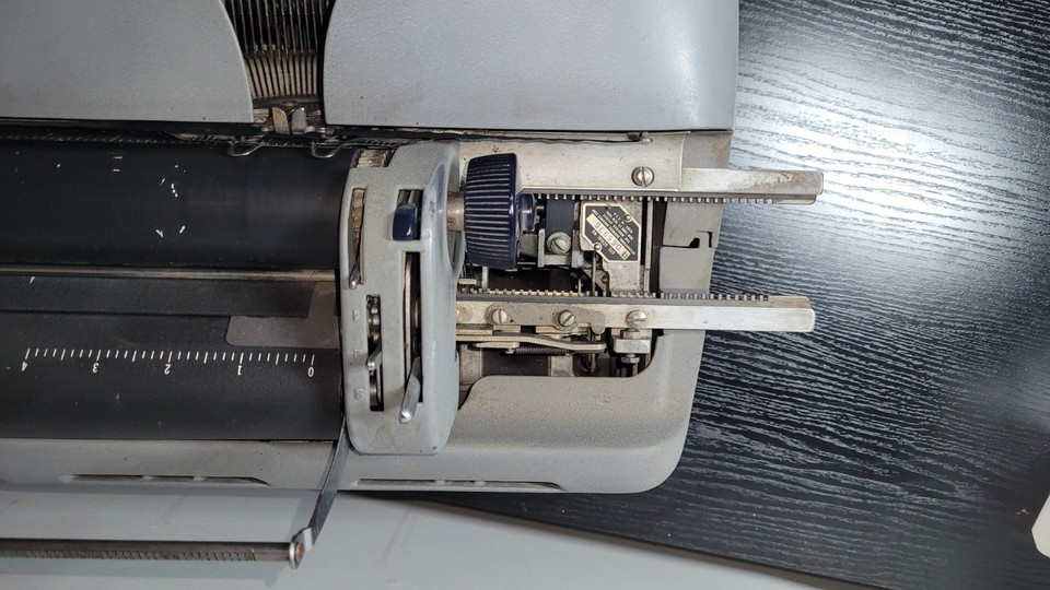 Vintage IBM Model C (01C) Electric Typewriter WORKING | eBay