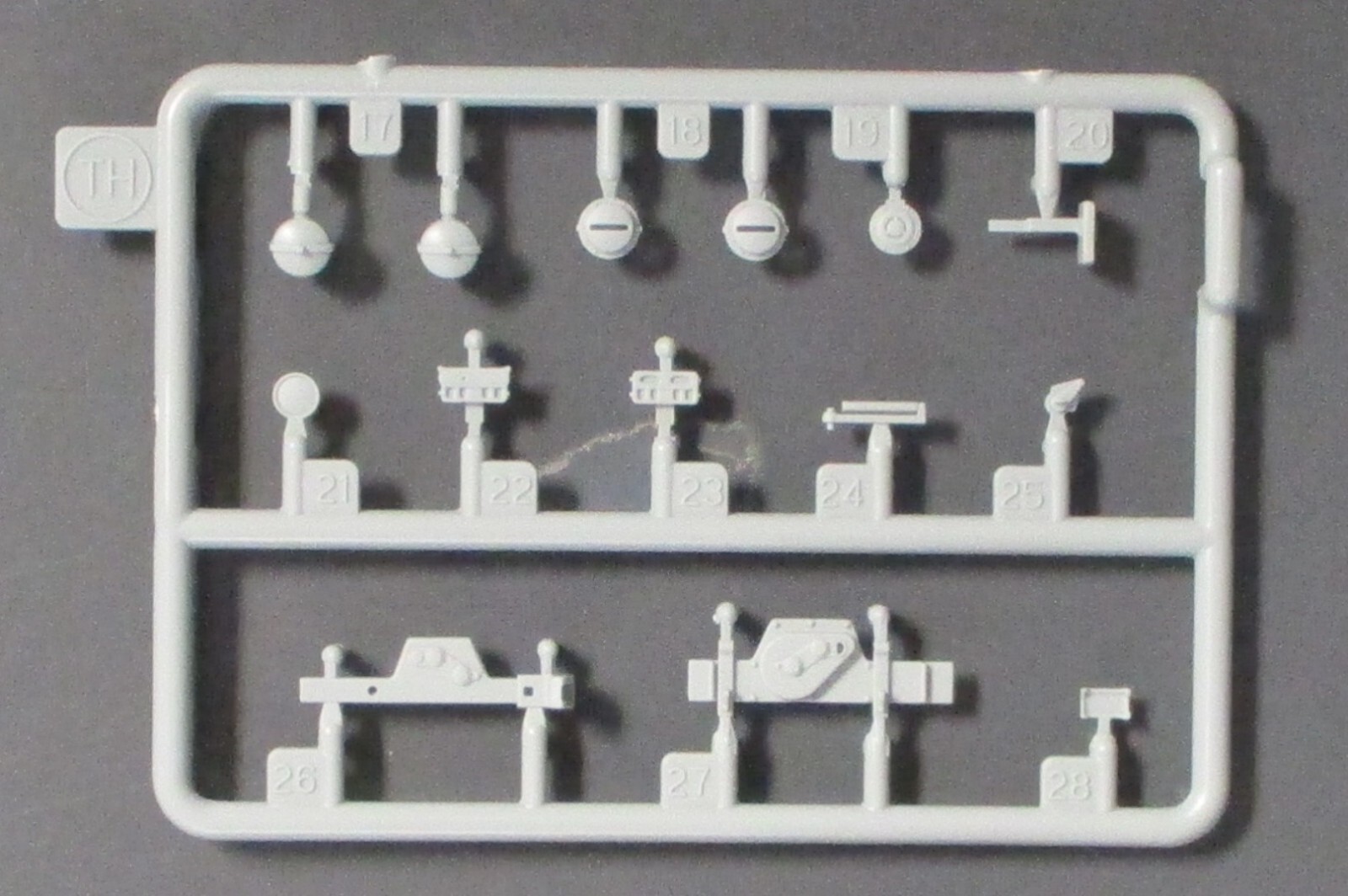 Dragon 1/35th Scale Sd Kfz 234/2 Puma - Parts Tree TH from Kit No. 6943 ...