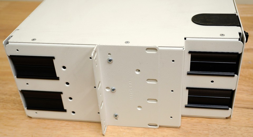 Telect Fiber Optic Patch Panel Cabinet W/5 Splice Trays - 19" Rack ...