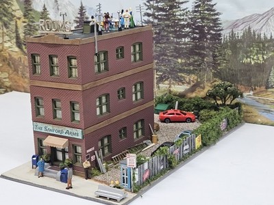 NEW BUILT HO HOTEL LIFE-LIKE DETAILED SCENE FOR TRAIN LAYOUT ROOFTOP ...