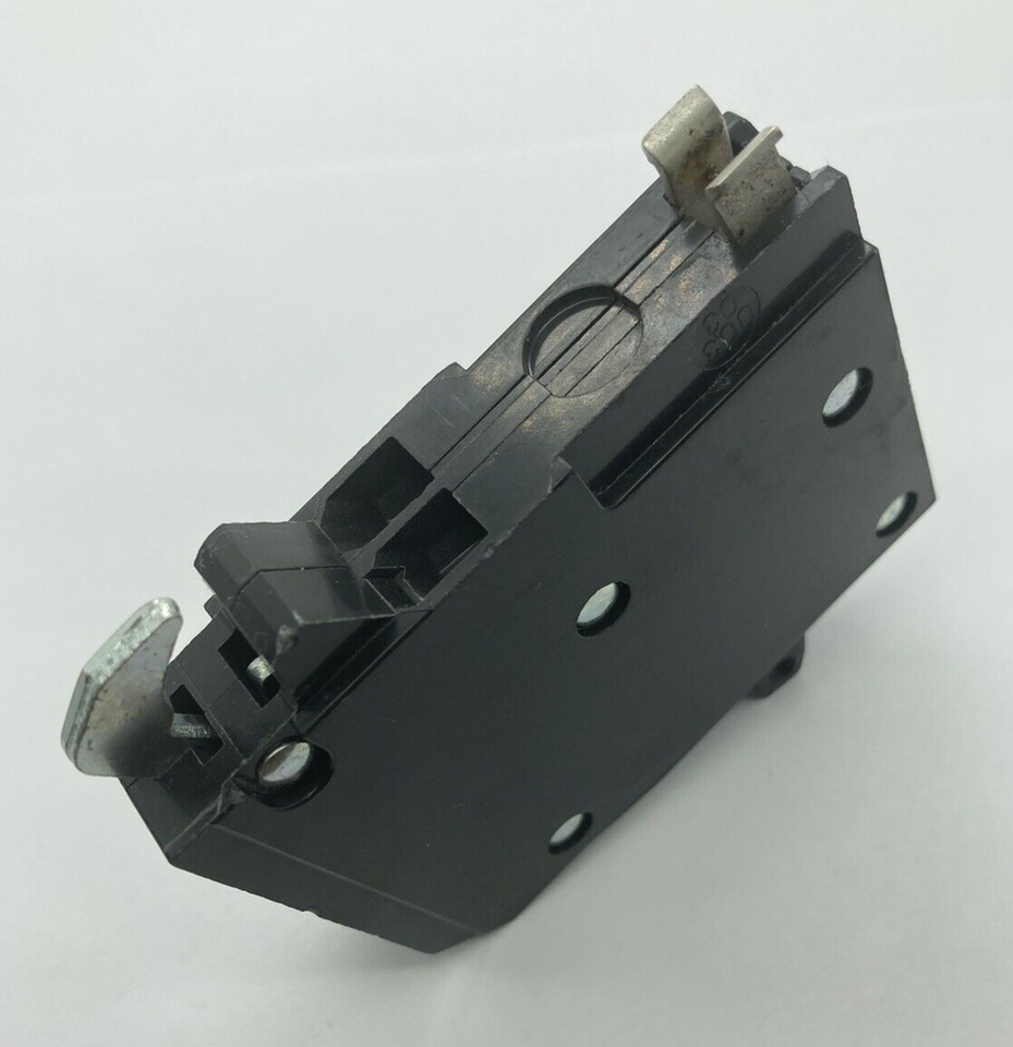 Square D QOT1515 Two 1 Pole 15 Amp 120V AC Tandem Plug In Metal Hook ...