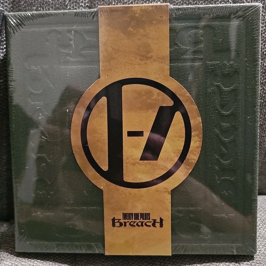 TWENTY ONE PILOTS BREACH COMPLETE BOXSET - TORCHBEARER DARK CLANCY NOVA ...