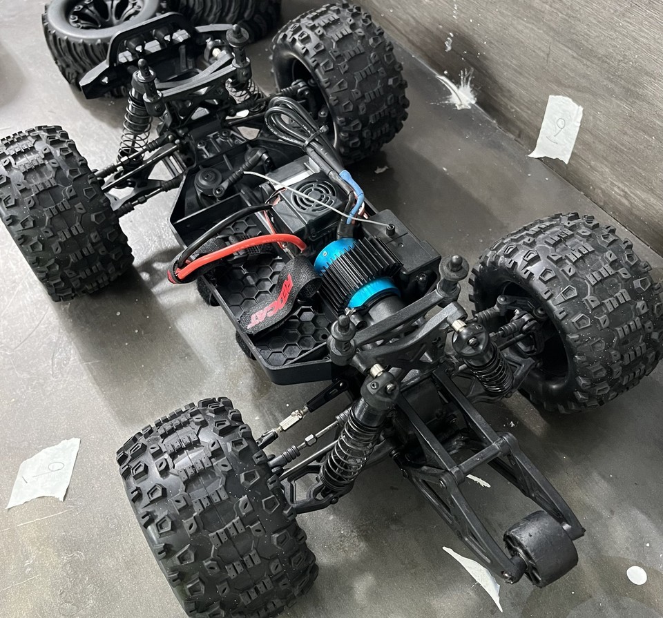 Redcat Dukono RC 1/10 Monster Truck Brushless FAST - READY TO RUN | eBay