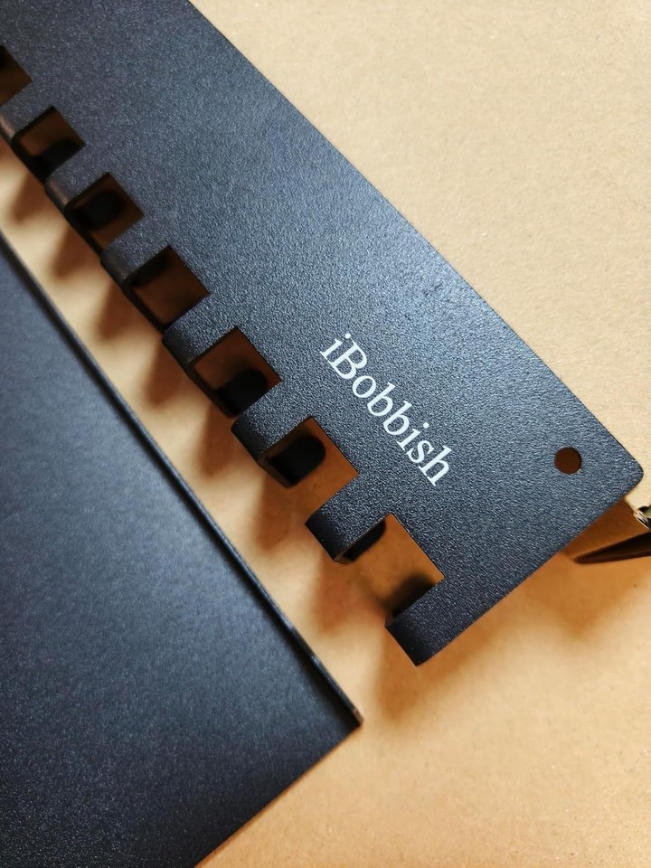 Metal Medal Hanger Display,Non-Slip Trophy Shelf with 20 Hooks,Wall ...