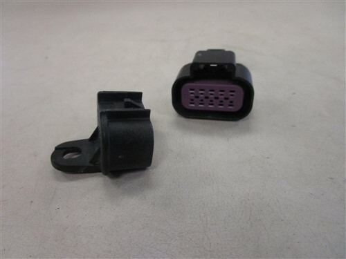 MERCURY SMARTCRAFT 859318T1 JUNCTION BOX TERMINATOR PLUG WITH CAP ...