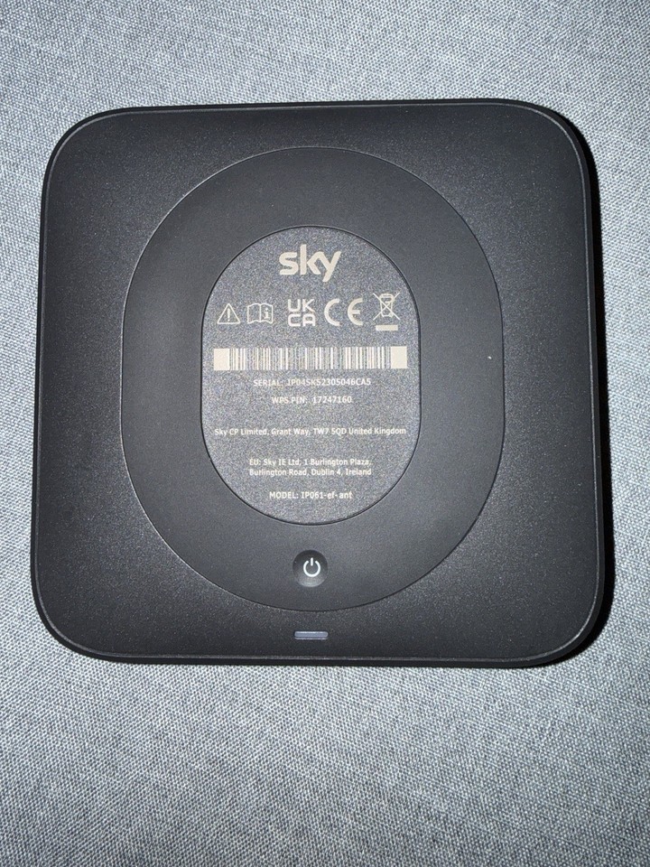 Sky Stream Puck TV Streaming Box IP061-EF-ANT Includes Remote Power ...