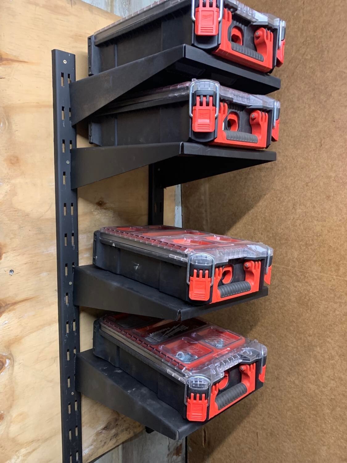 Compact Packout Milwaukee Tool shelving x4 Shelves & x4 520mm Rails ...