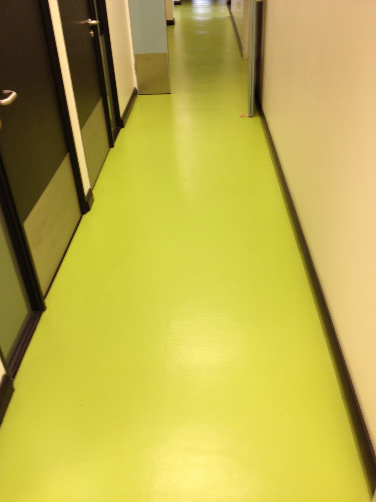 Quantum Black Flexible Rubber Sit on Skirting 2 Meter Length PVC Wet ...