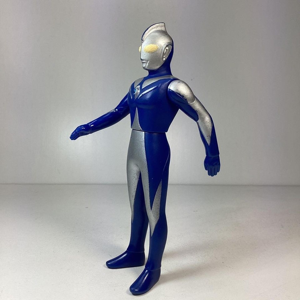 Ultra Hero Series No. 16 Ultraman Cosmos (Luna Mode) | eBay