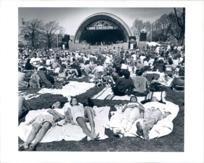 1994 Press Photo Earth Day Crowd Enjoys Sun Hatch Shell Boston | eBay ...