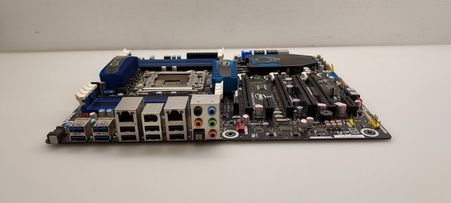 Intel DX79SR Extreme Series, LGA 2011/Socket R (BOXDX79SR) Motherboard ...