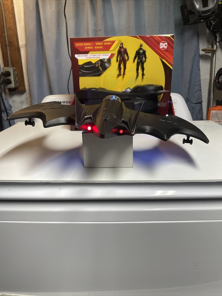 Spin Master, DC The Flash + Batwing + Batmobile, 2 Action Figures | eBay