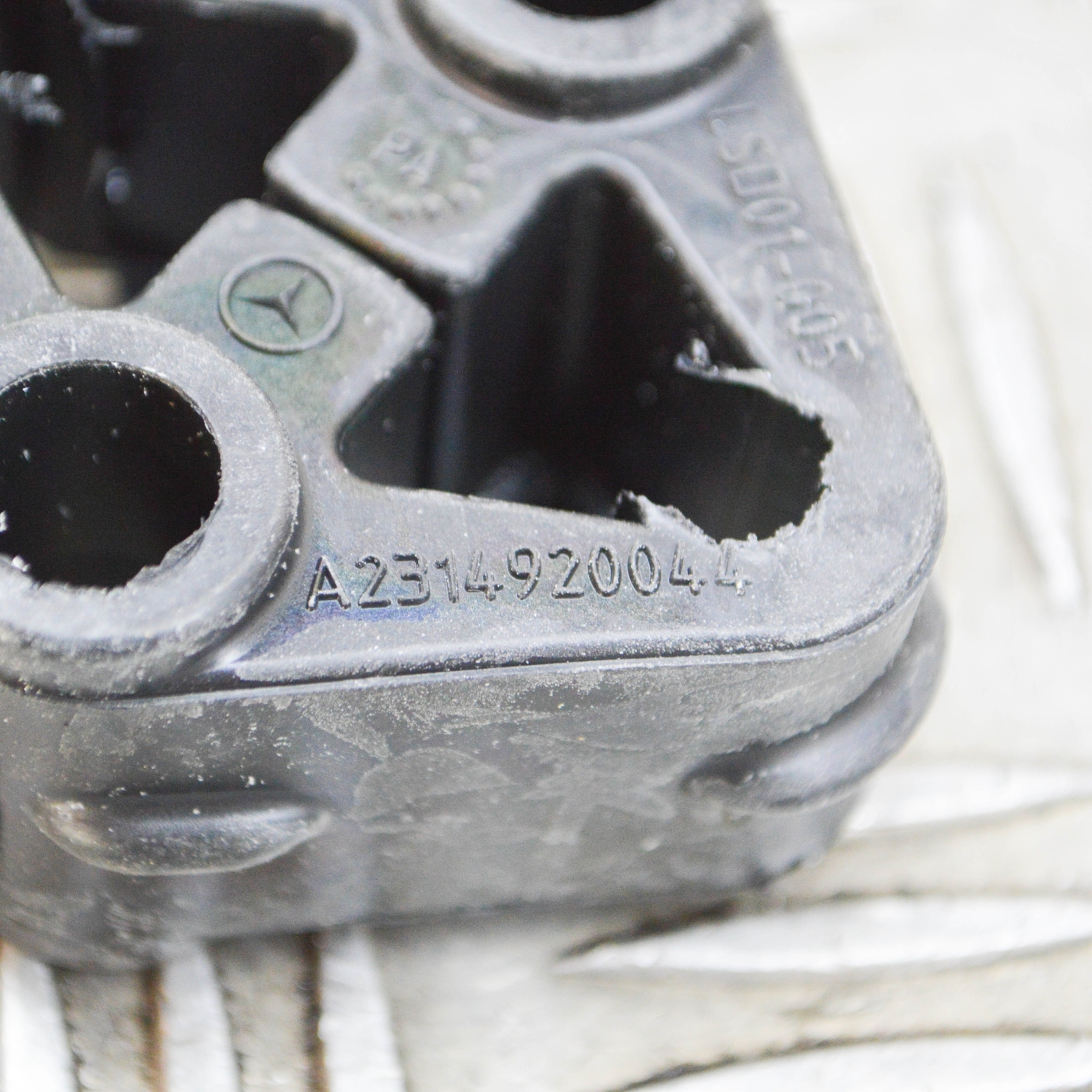 Supports d'échappement arrière pour MERCEDES-BENZ SL R231 A2314920044 3 ...