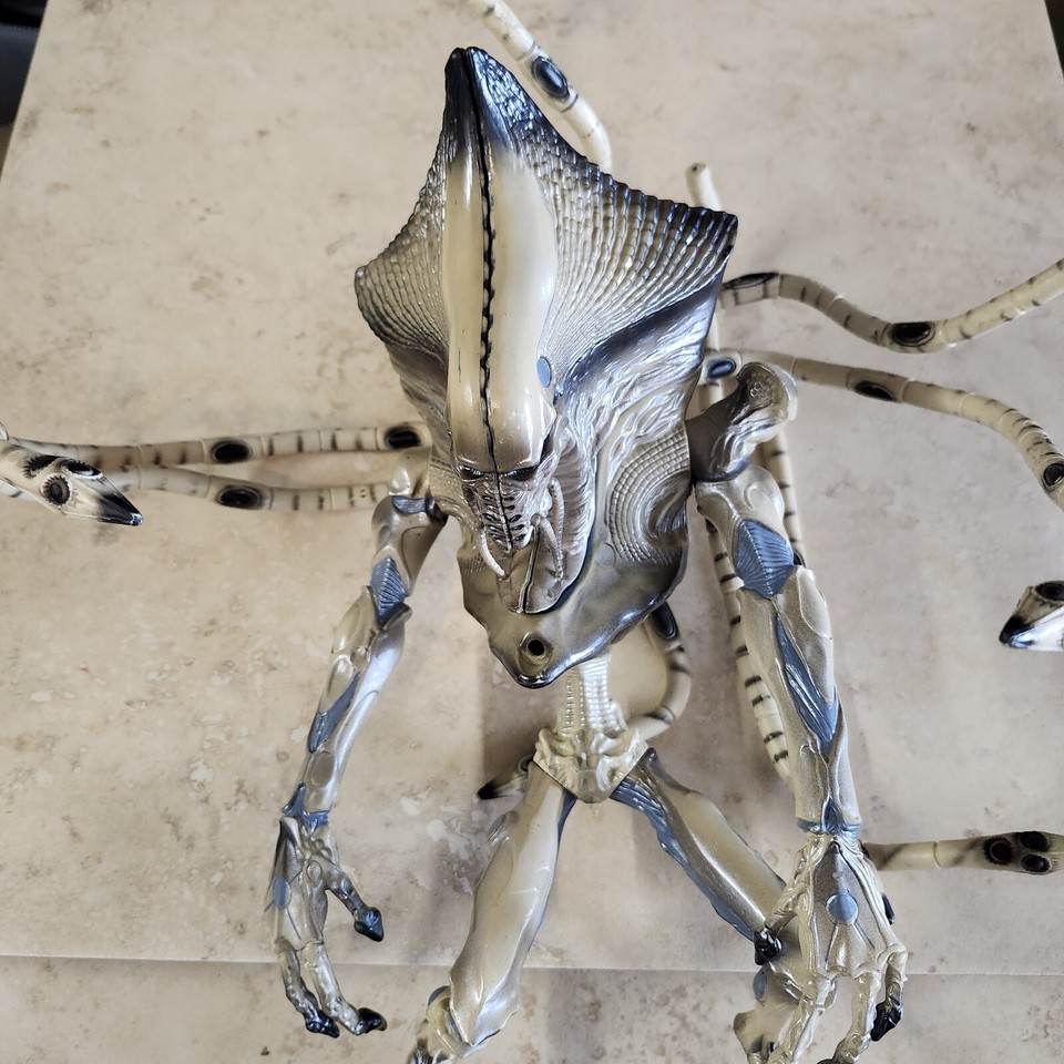 Independence Day ID4 ALIEN SUPREME 14" Action Figure Trendmasters Lot ...