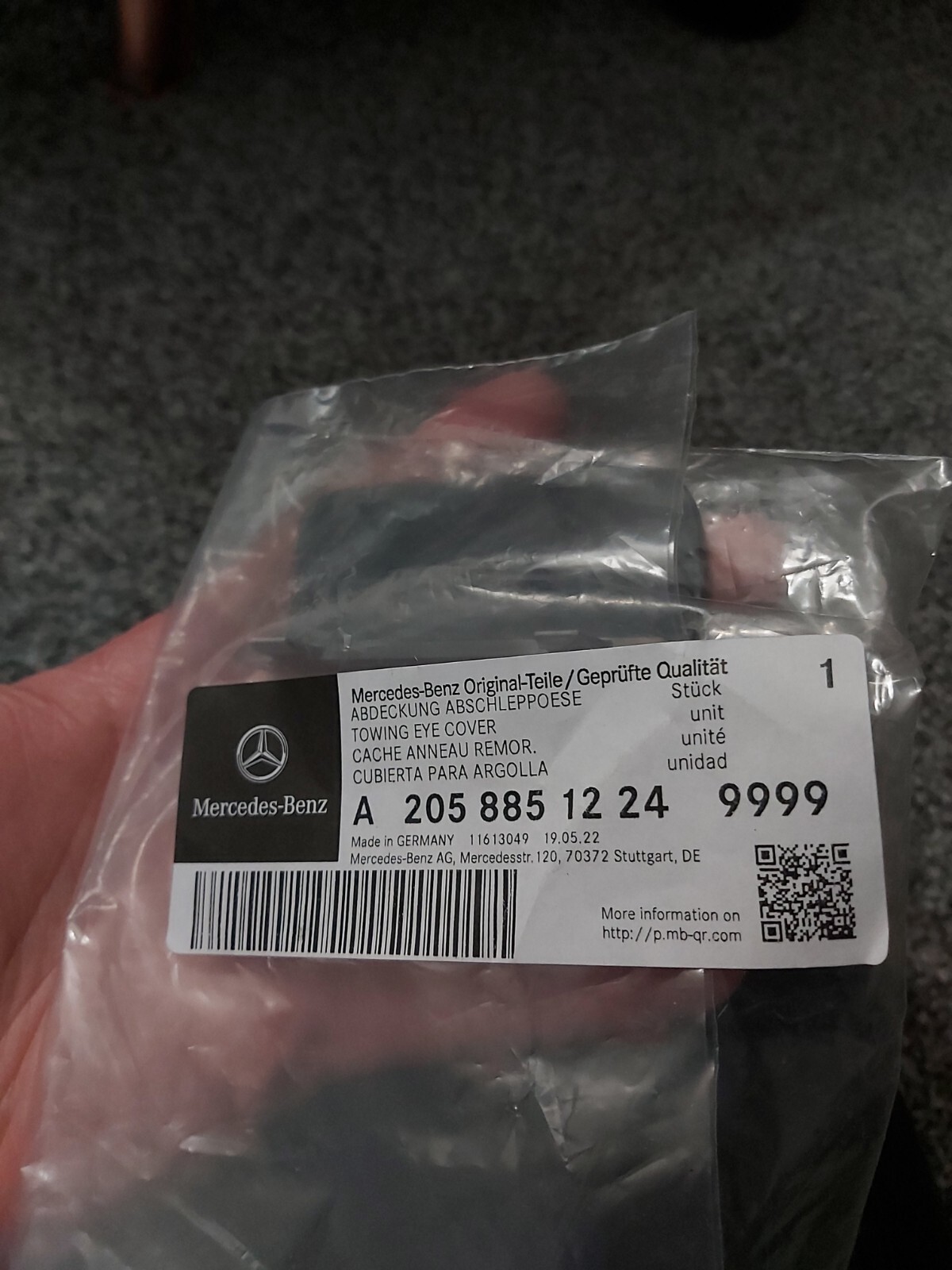 NEW GENUINE MERCEDES C CLASS W205 AMG REAR BUMPER TOW EYE COVER ...