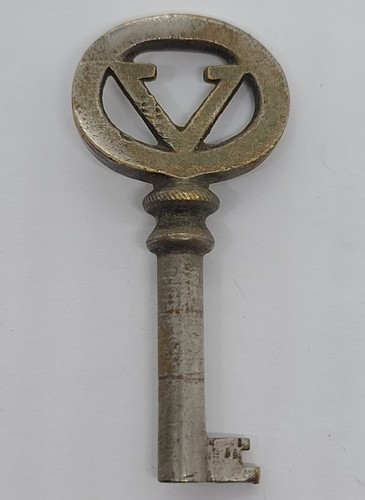 VINTAGE VICTOR VICTROLA PHONOGRAPH CABINET V-KEY OPEN BARREL NICKEL ...