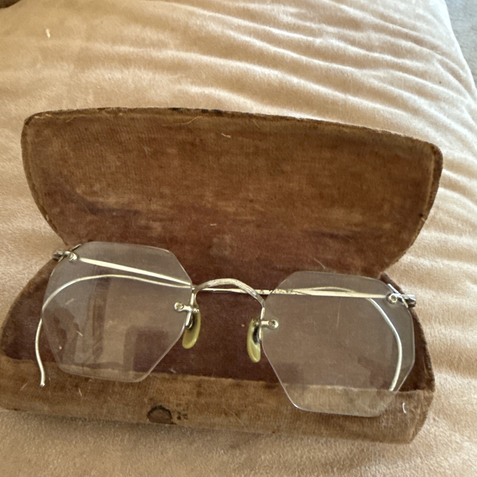 1920s Antique Hexagonal Wire Glasses with shell no… - Gem