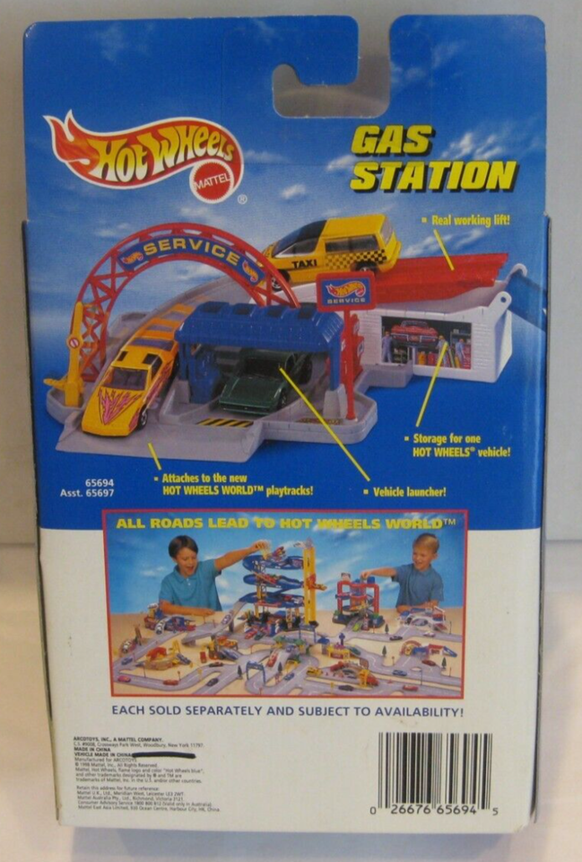 HOT WHEELS GAS STATION PLAYSET w/ EXCLUSIVE CAR~ CORVETTE ON CAR LIFT ...