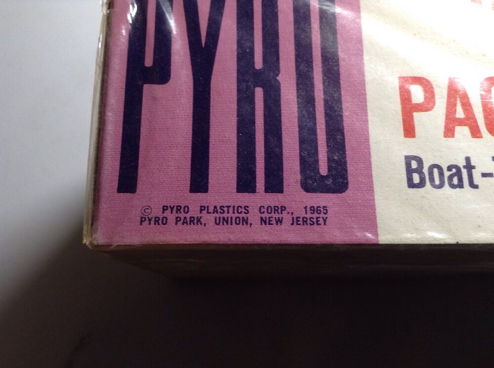 Pyro USA PACKARD BOAT-TAIL ROADSTER`30 Table Top Serie Model Car Kit ...