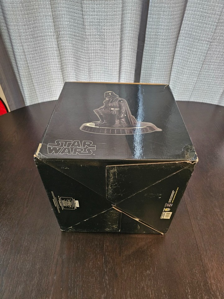 Darth Vader Kneeling Limited Edition Statue STAR WARS Gentle Giant ...