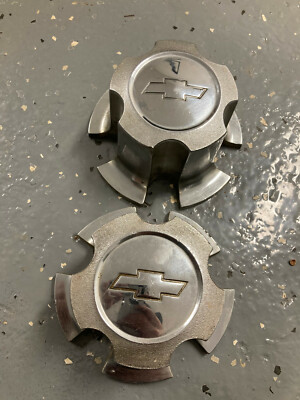 (2) 3984554 Chevy cast metal chromed rally wheel center caps 11052106 ...