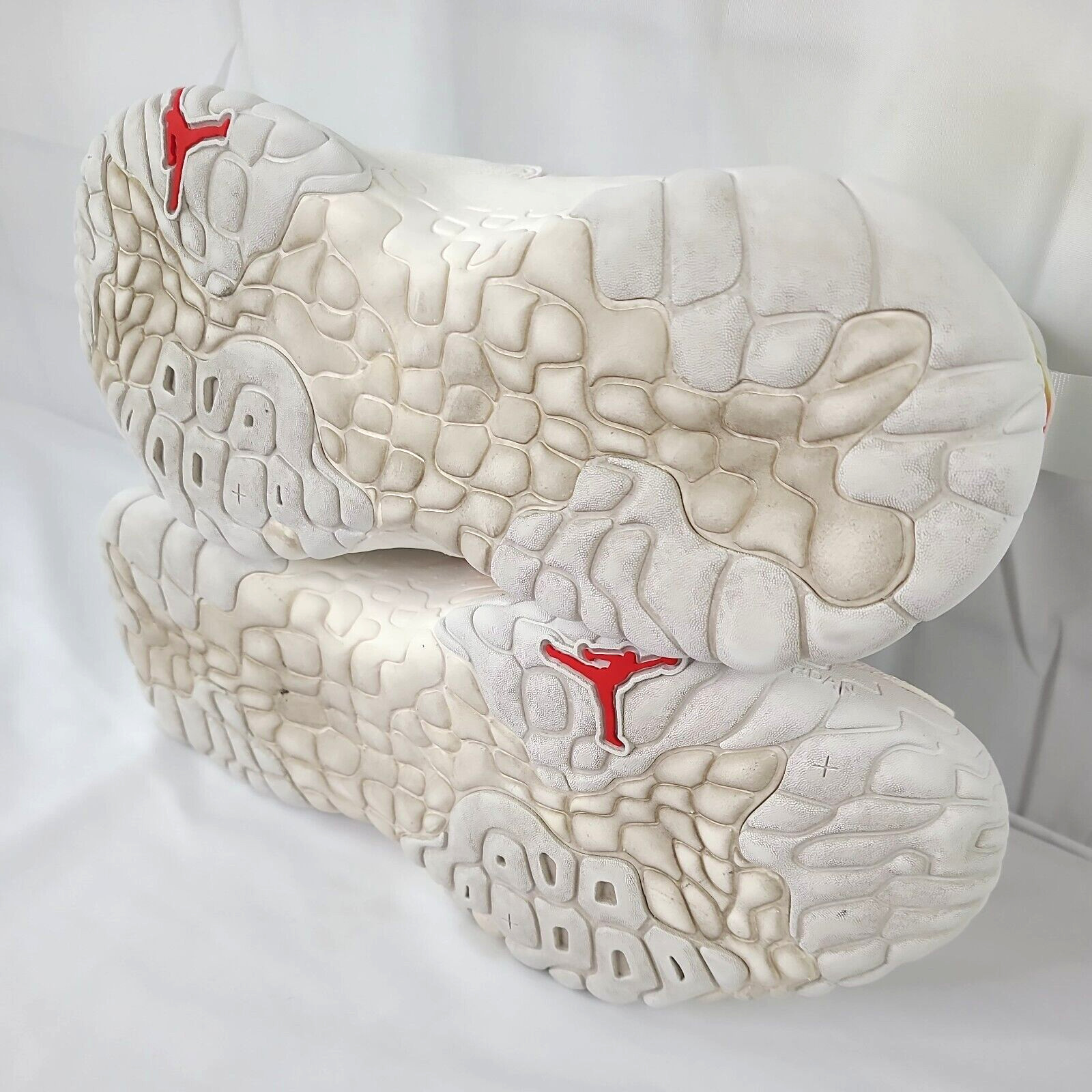 Nike Jordan Jumpman 23 Delta 2 SE White Chile Red Sho… - Gem