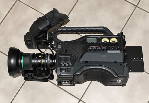 Sony EVW-300 Color Video Camera Hi8 Cassette Recorder Canon 7.5-97.5mm ...