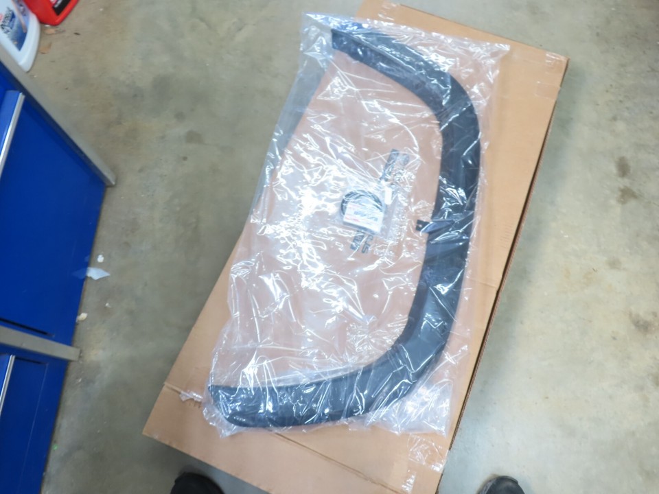 Toyota 75087-0C903 Wheel Well Opening Fender Flare Trim Right RH Rear ...