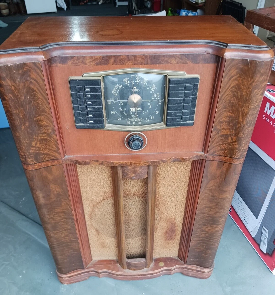 Antique Console Radio Zenith