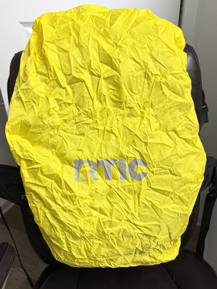 RTIC Hiking Hydration Day Pack Backpack 35L Capacity 2.0L Reservoir ...