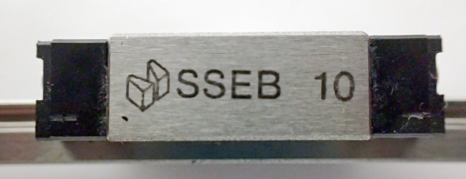 LOT OF 4 MiSUMi SSEB 10 MINIATURE LINEAR GUIDE /MX SELF-LUBRICATION w ...