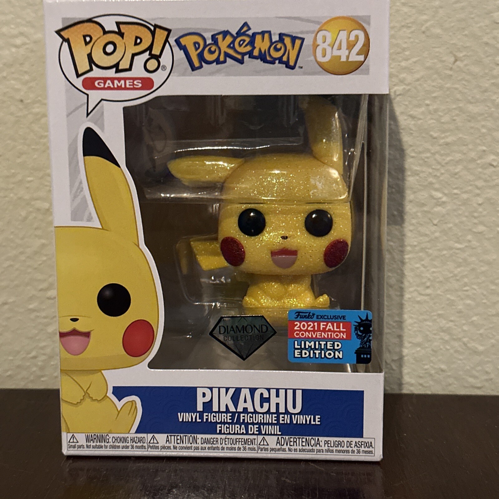Funko+Pop%21+Pokemon+Pikachu+3.75%22+Sitting+Glitter+Vinyl+Action ...