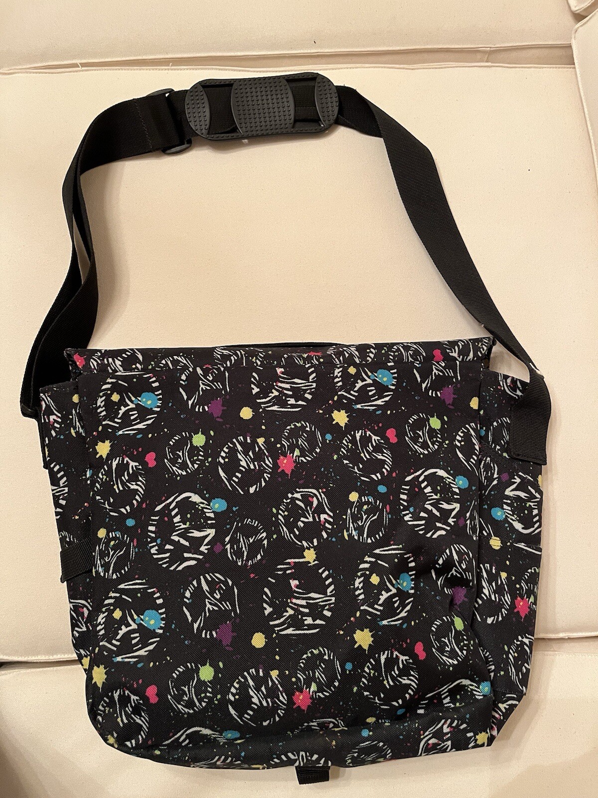 Yak Pak Printed Black/Multicolor Print 13”x16”x4” Adjustable Strap ...