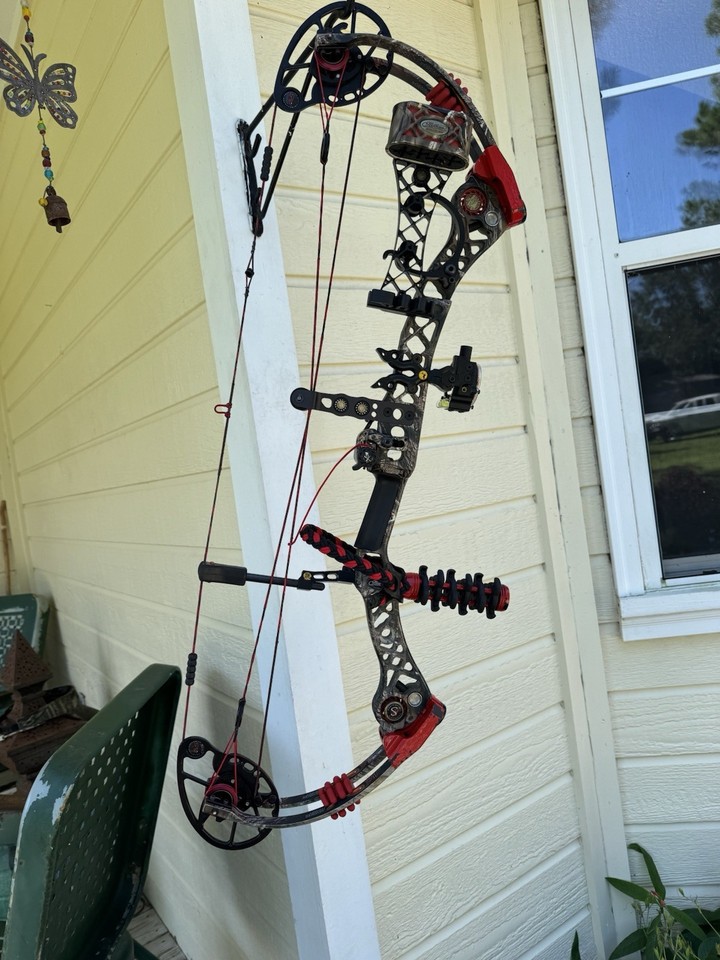 Mathews Monster McPherson Series Compound Hunting Bow, 80lbs . 27 Inch ...