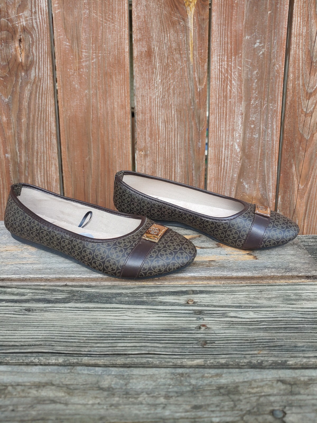 Daisy Fuentes Allover Logo Ballet Flats Classic & Cla… - Gem
